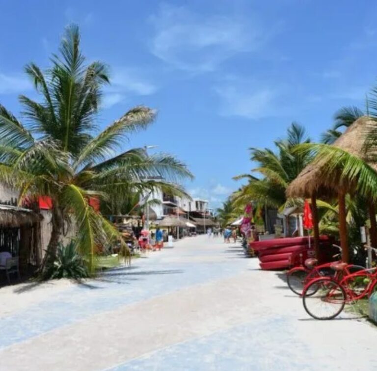 Descubre Mahahual: Un paraíso escondido en Quintana Roo - Integra Magazine